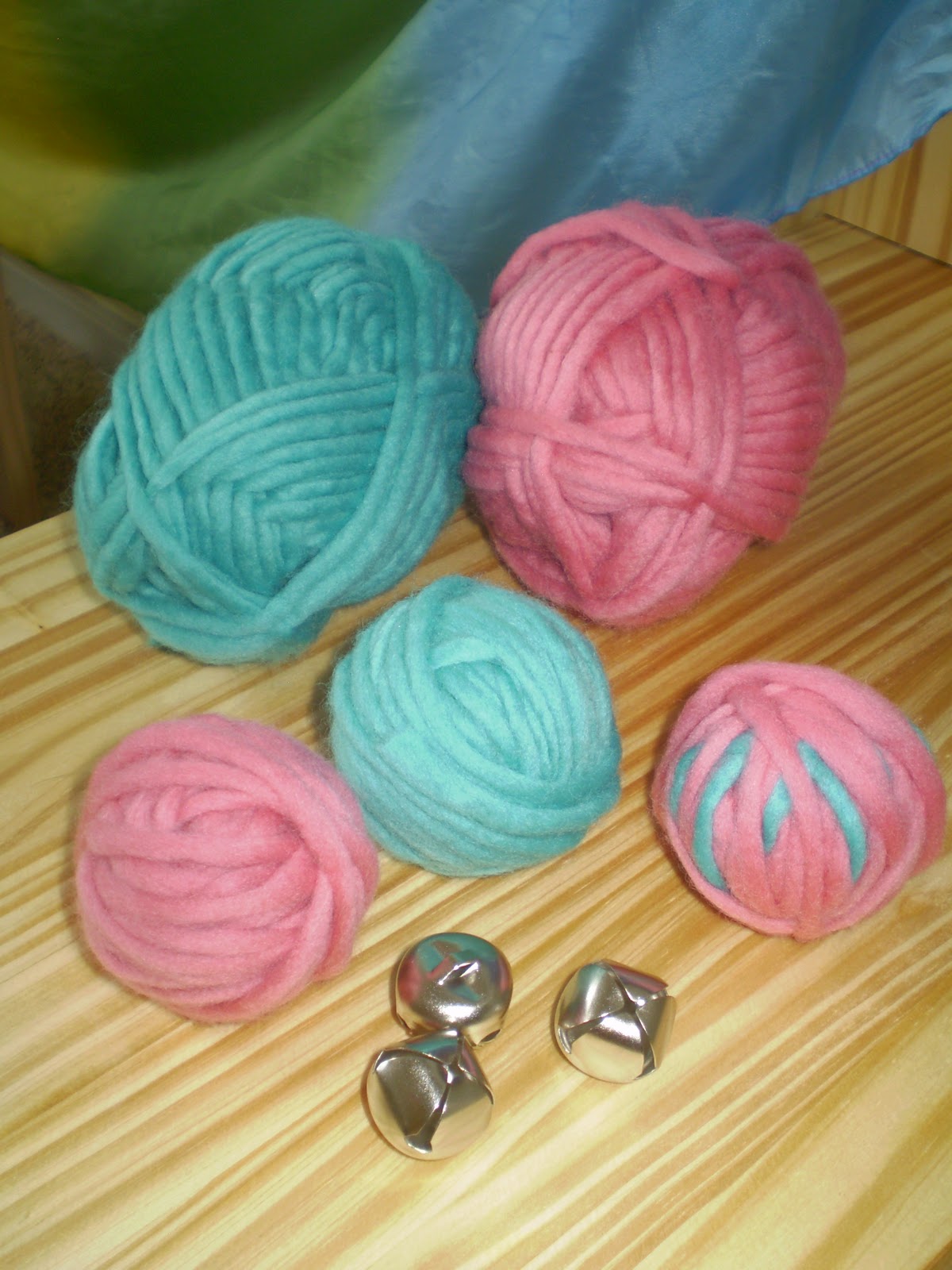 The Season of Mothering: How to make easy felted balls