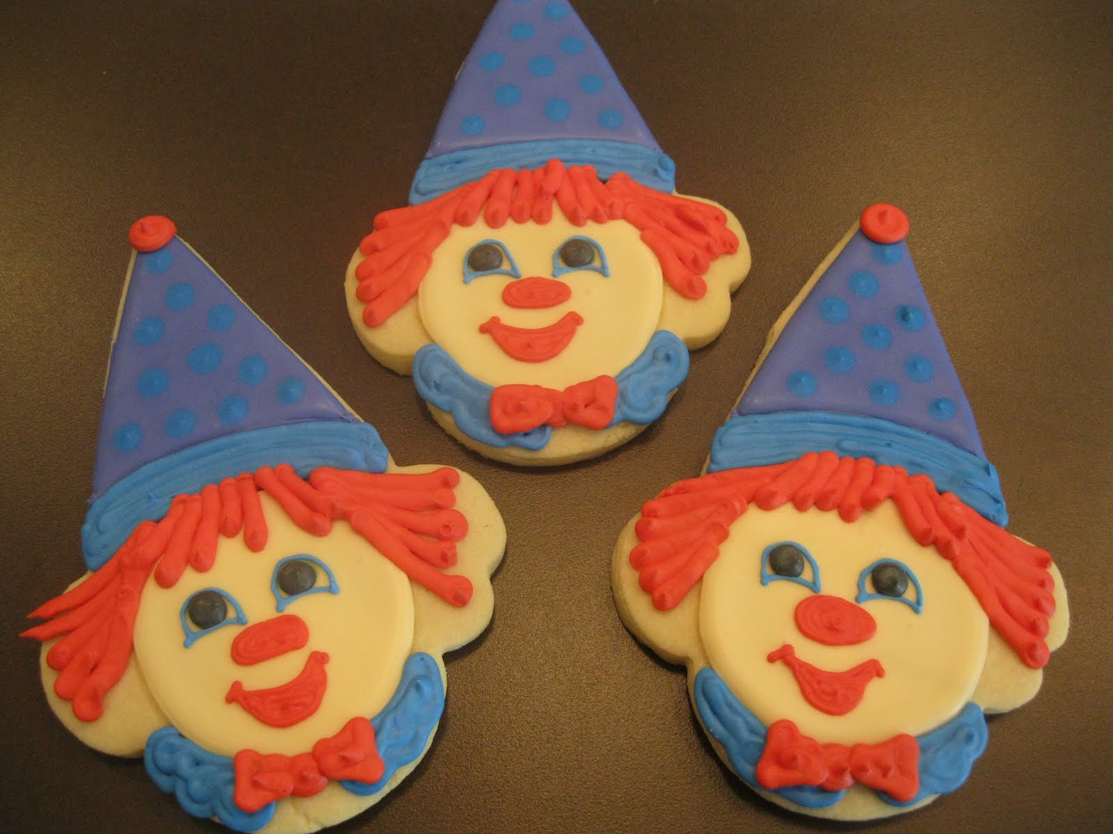 Shaw Family Stories: clown cookies