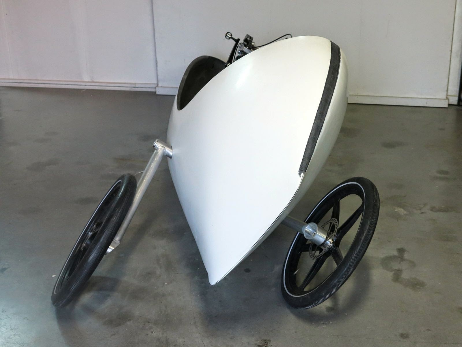 Velomobiel Quest en Wim Schermer: VeloTilt op de wielen