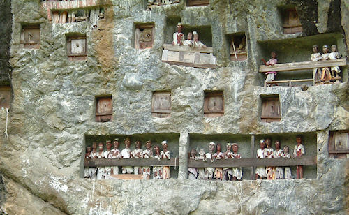 The Presurfer: 10 Most Fascinating Tombs In The World