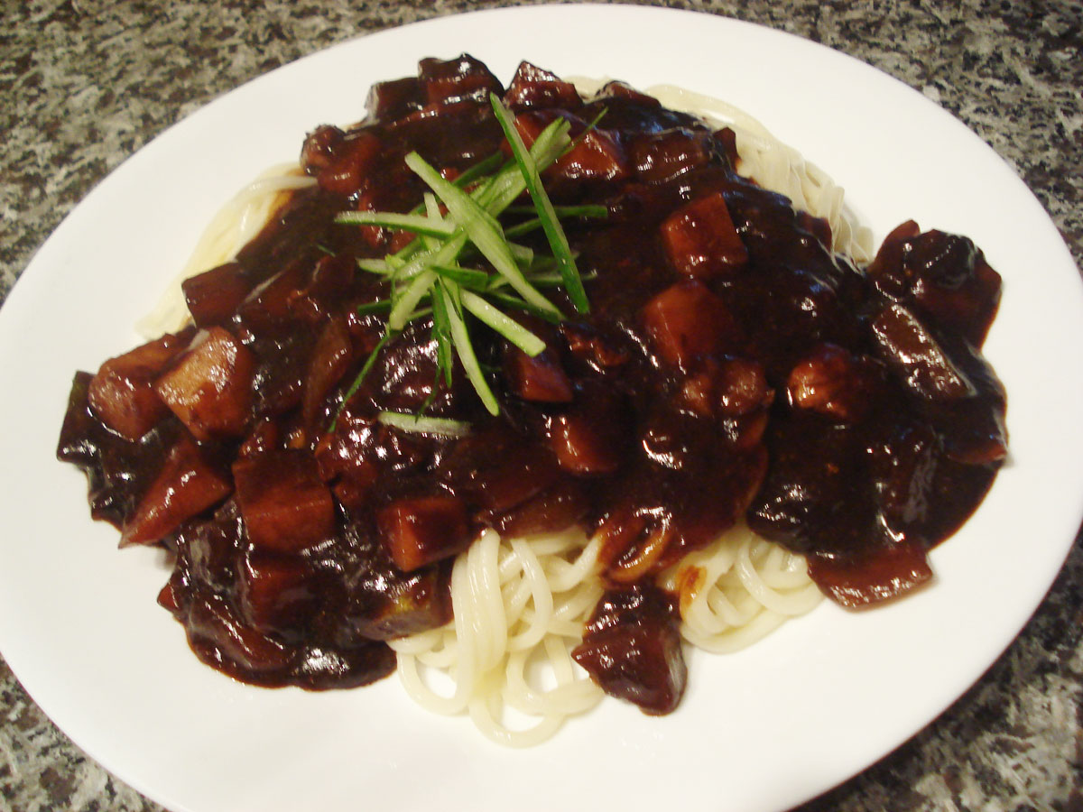 CaeLone Shop: Jjajangmyun (blackbean noodles)