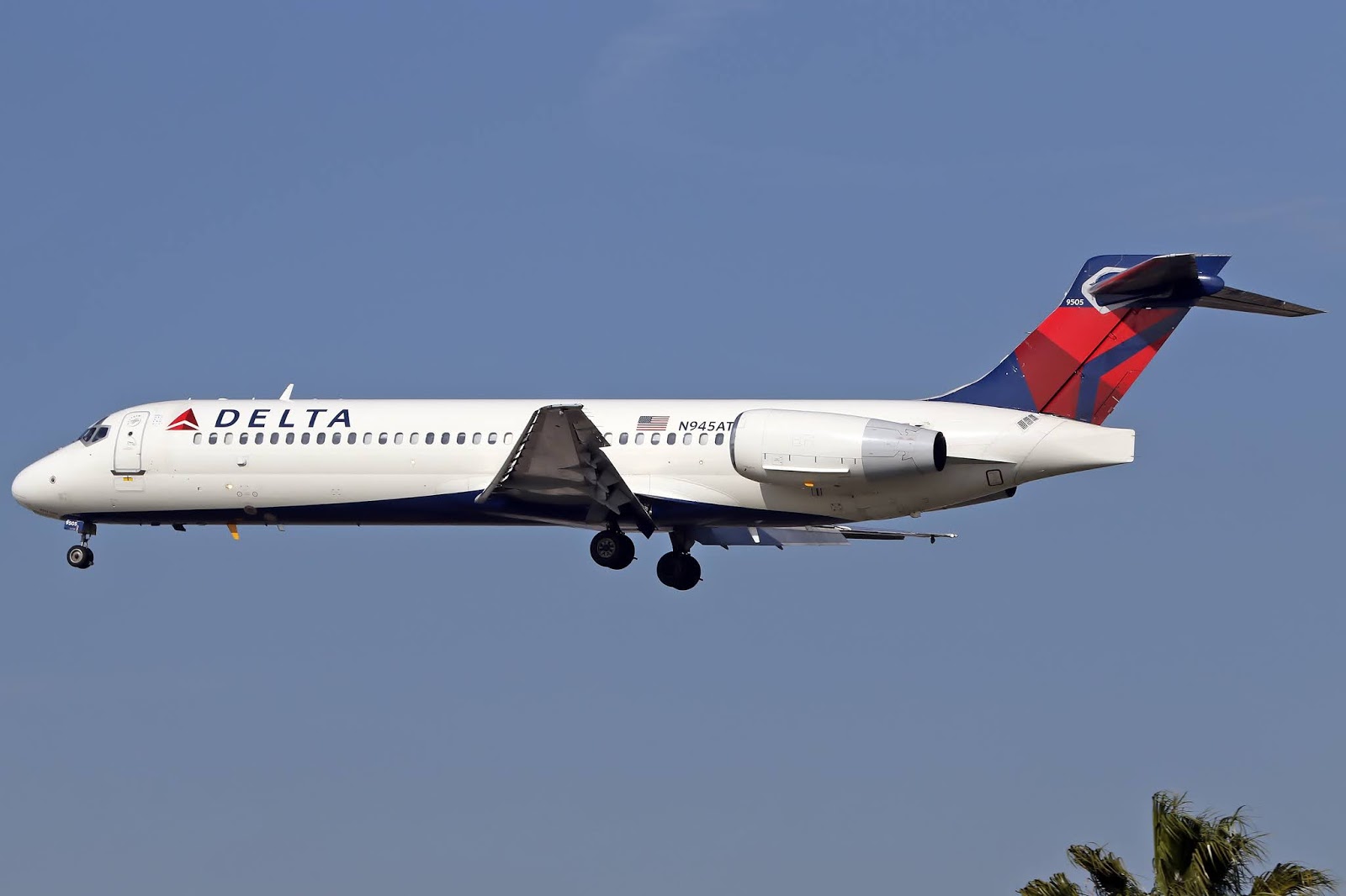 Aero Pacific Flightlines: Delta Air Lines McDonnell Douglas MD-95 ...