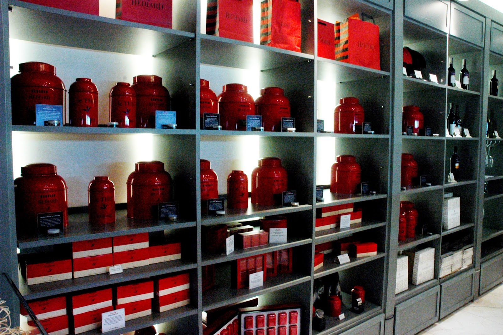 DUDE FOR FOOD: The Cake Club: More Than Just Desserts