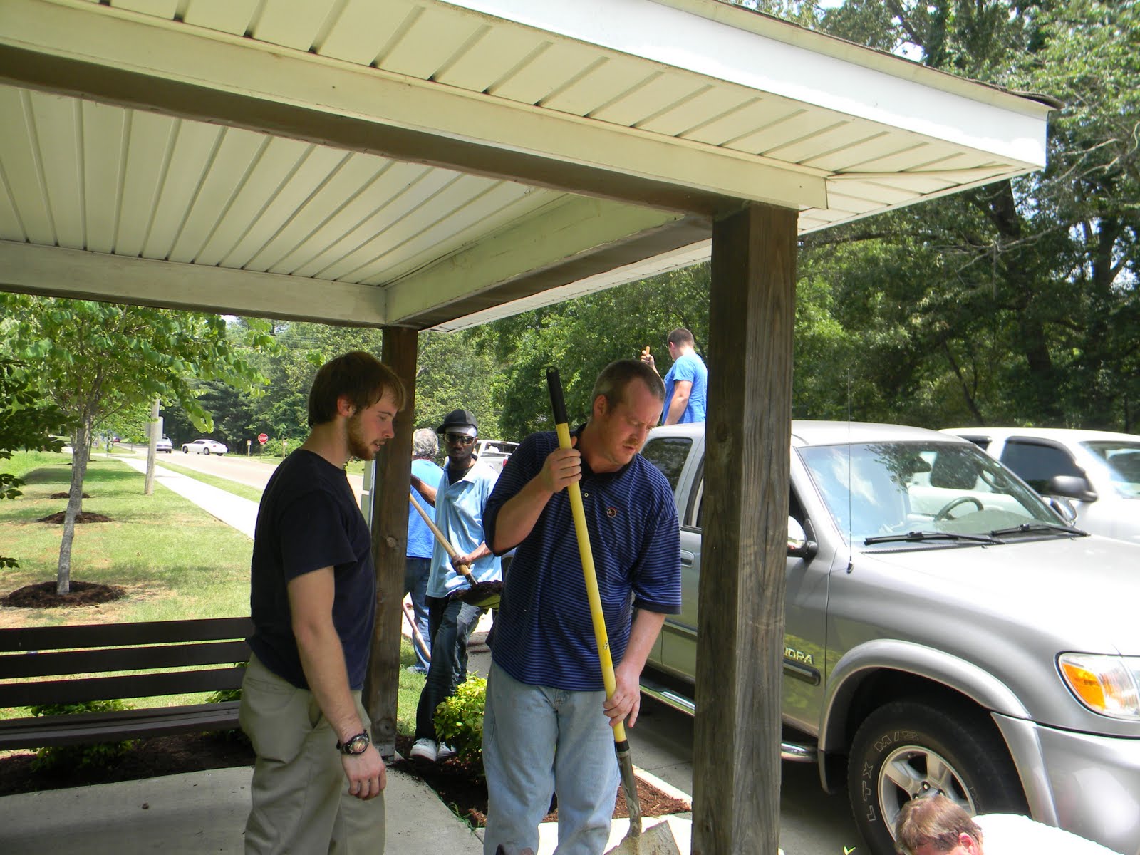 TCAT McKenzie: Student Senate Community Service Project Mulching Rotary ...