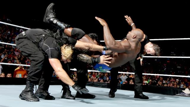 WWE In live!!!!: 11-ON-3 HANDICAP GAUNTLET MATCH