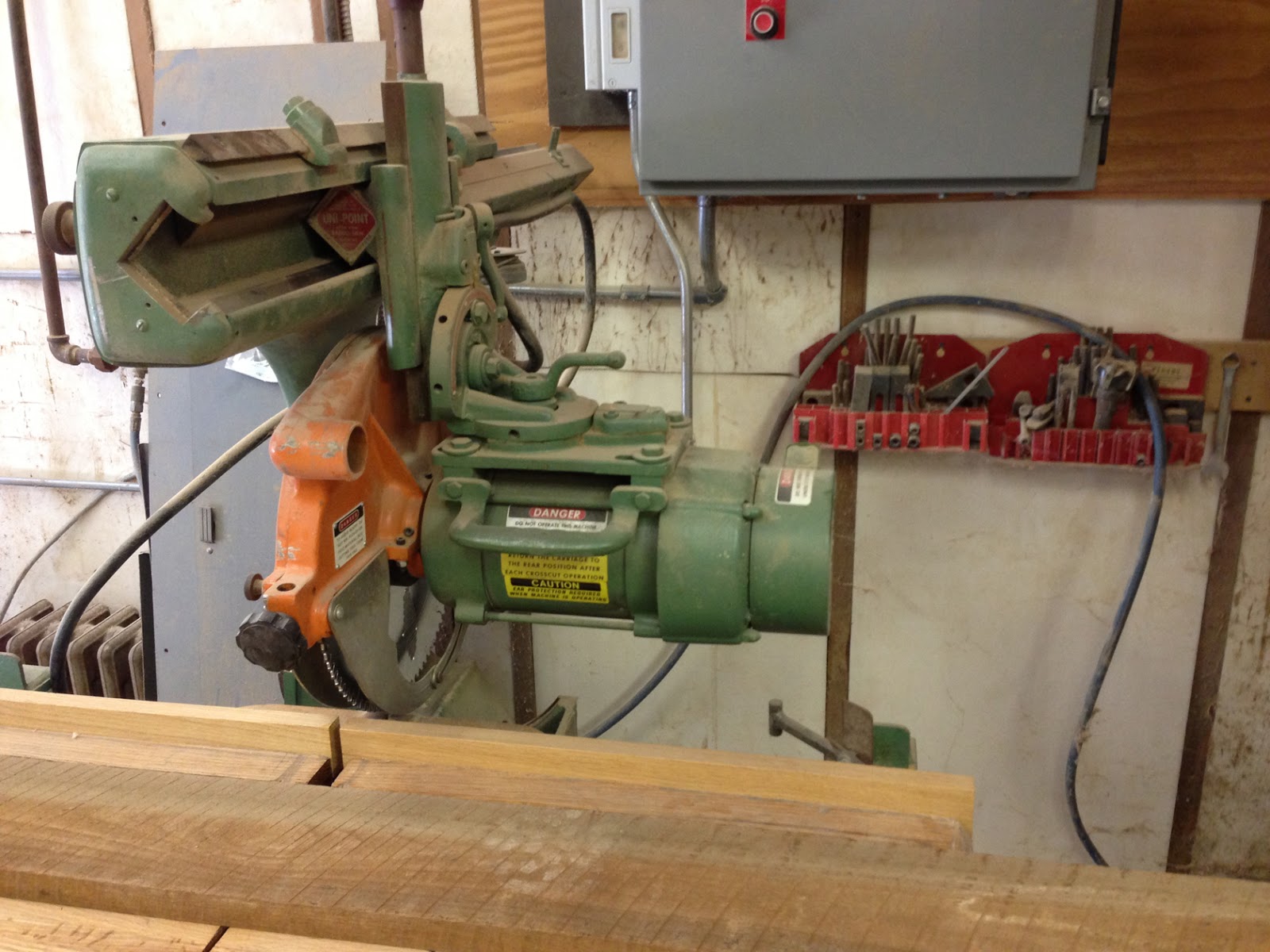 Warrior Woodwork: Ludicrously Sharp Radial Arm Saw