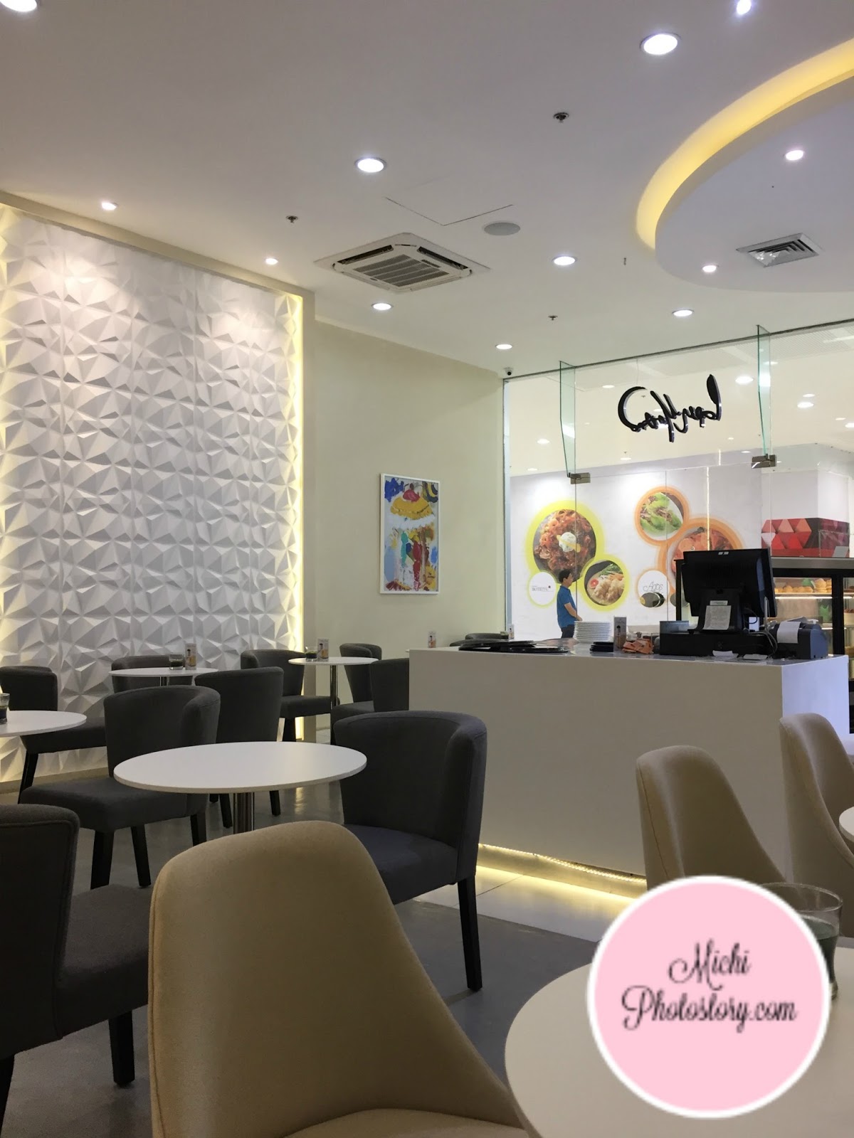 Michi Photostory: Paper Moon Cafe