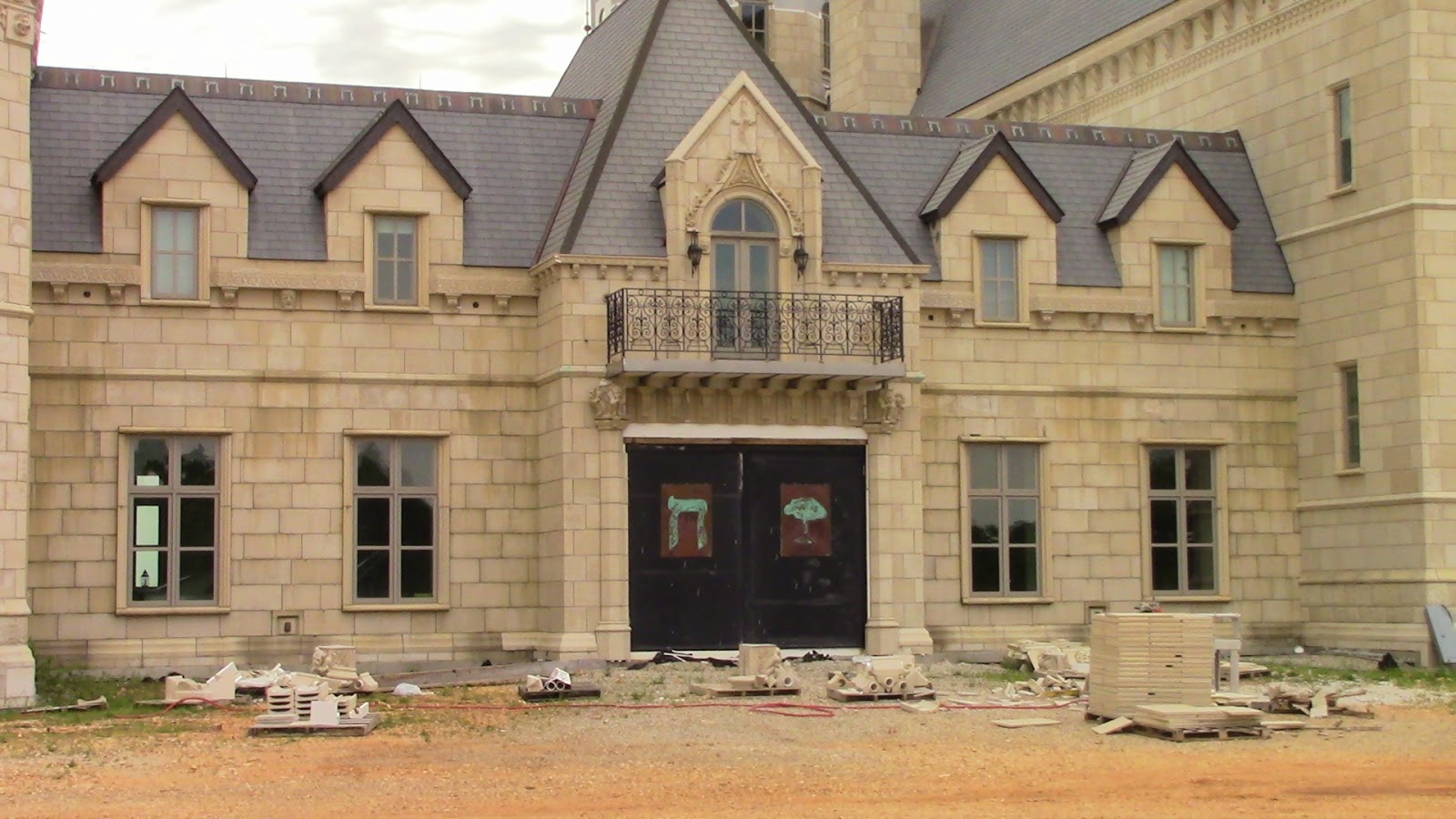 Château Pensmore in Highlandville, MO : Pensmore Mansion Update May ...