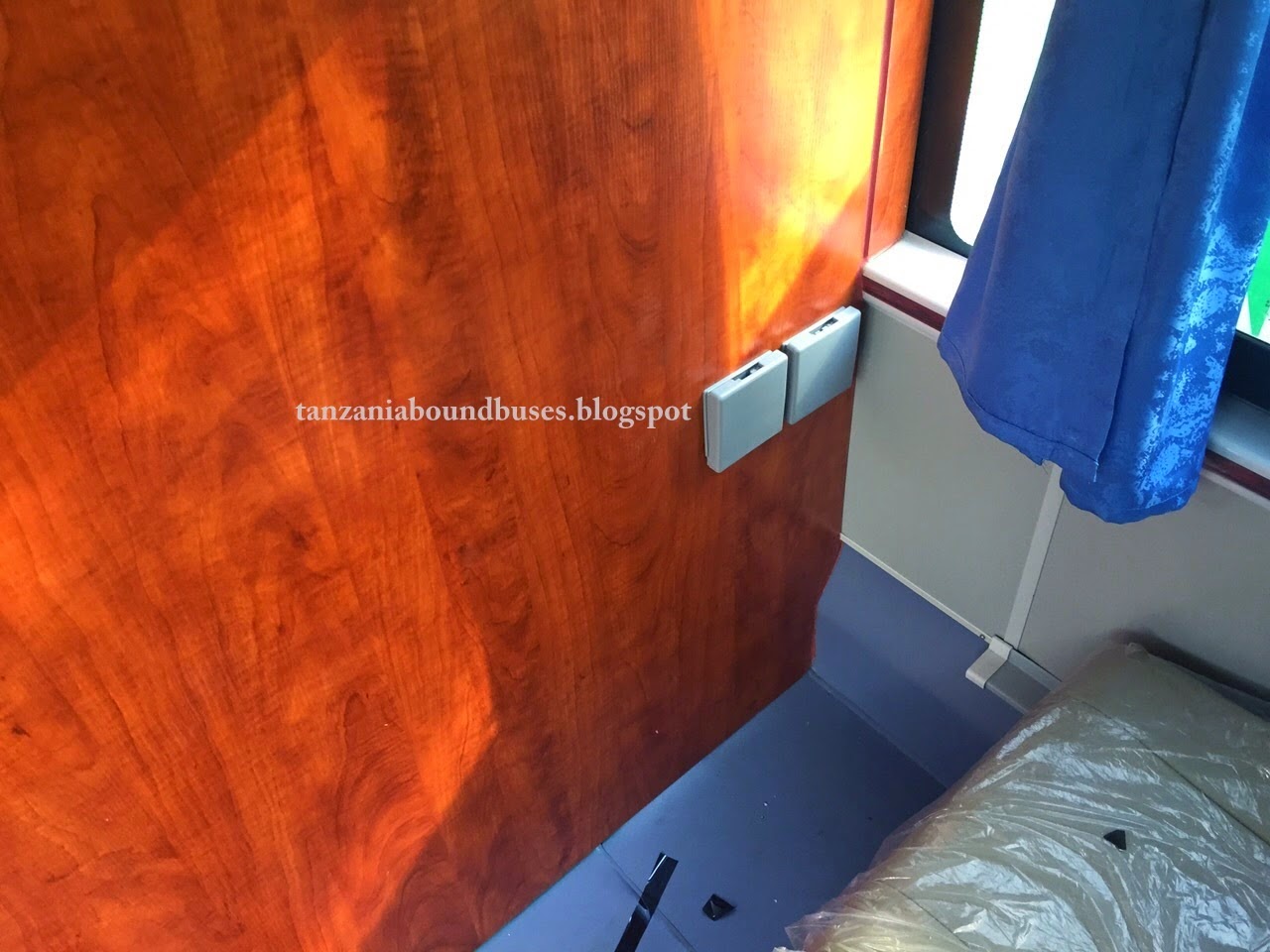 KAZI YAKO NI JINA LAKO: MAMBO YA SASA NI KISASA ZAIDI.....KIMBINYIKO ...