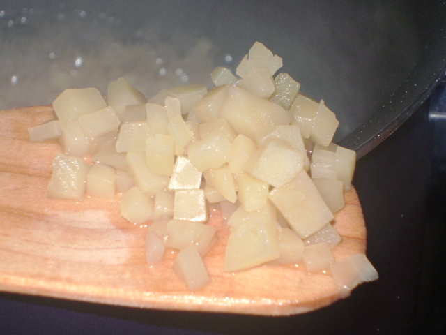 Nadiya's Tastes Of Maldives: Banbukeyo bondibai (Breadfruit dessert)