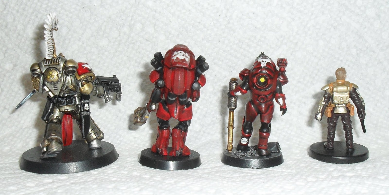 SITZKRIEG! Hobby Blog: Supporting your miniatures.. Literally!