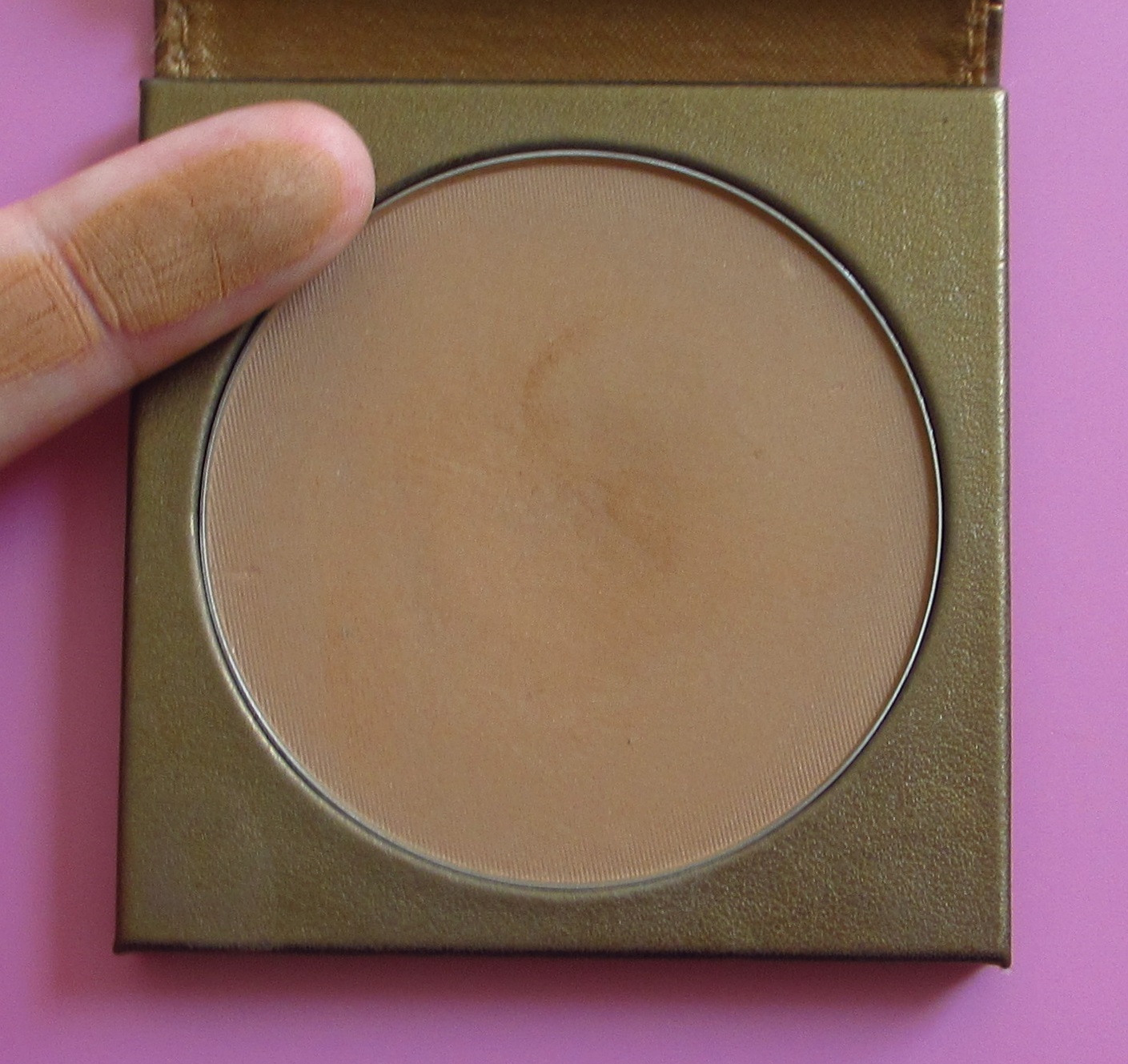 Eyeshadow Addicts Anonymous: Tarte Amazonian Clay Matte Bronzer in Park ...