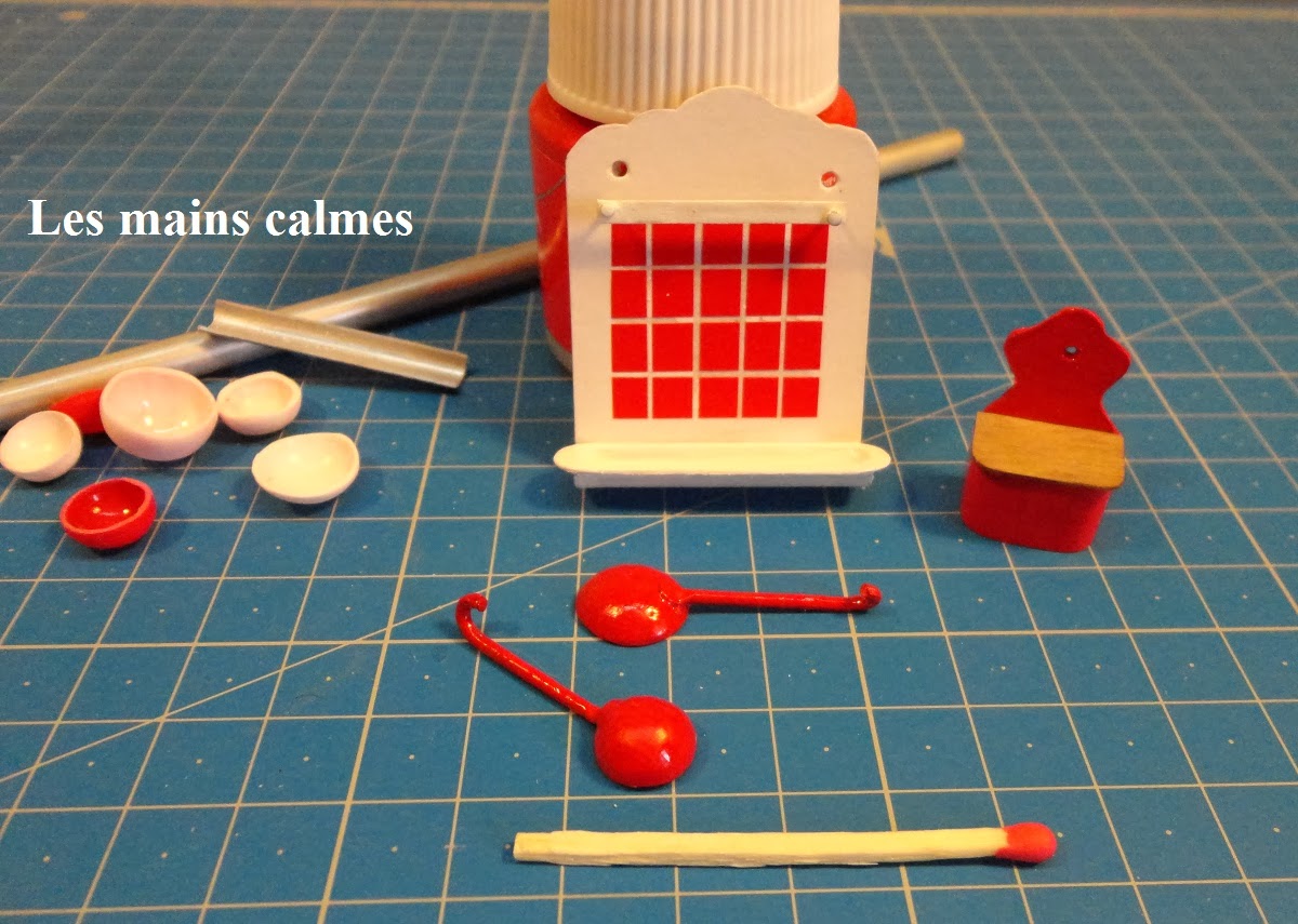 les mains calmes: Un porte louche et une boîte à sel ou à allumettes