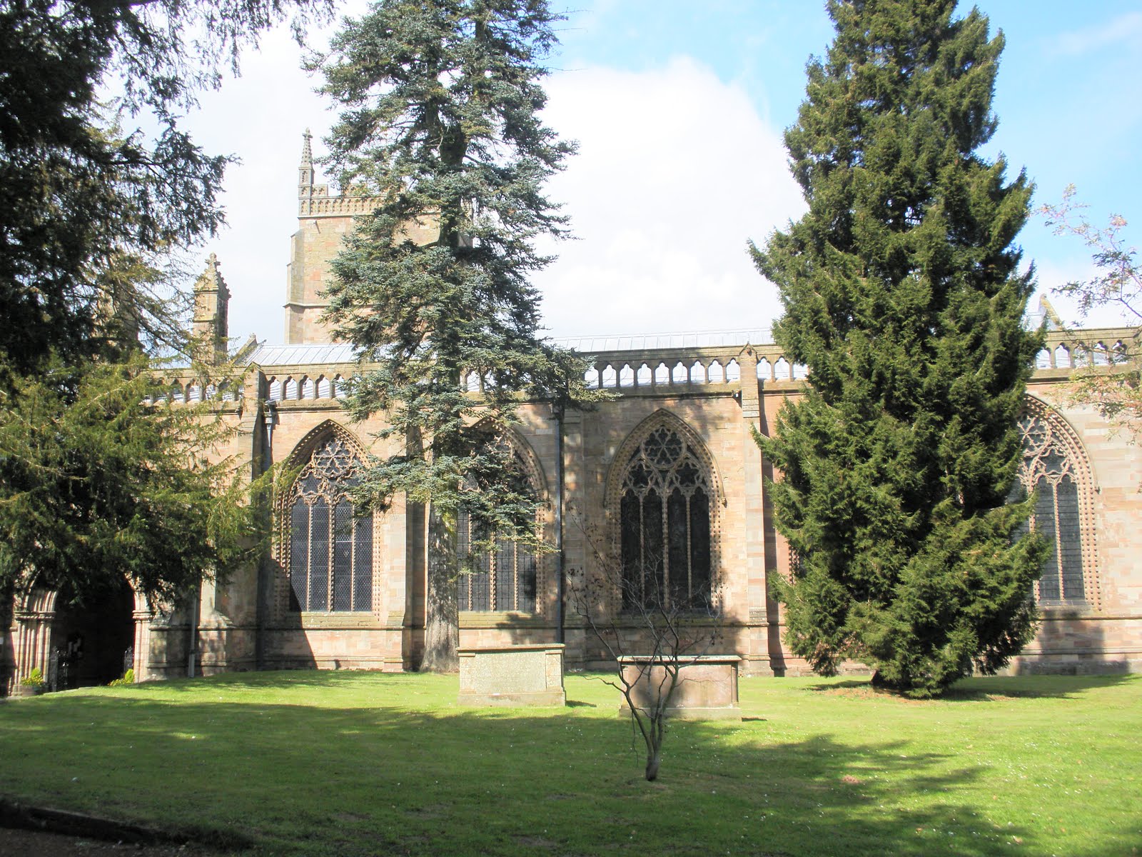 guttae: Leominster Priory