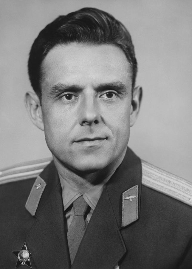 História em Imagens: Restos Mortais do Astronauta Vladimir Komarov após ...