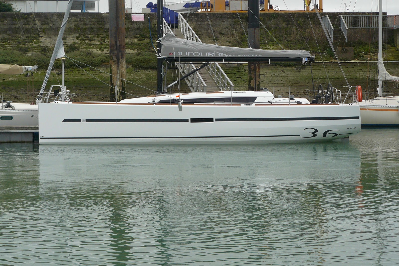 Dufour 36 Performance: A l'eau...(nouvelles photos) In the water...(new ...