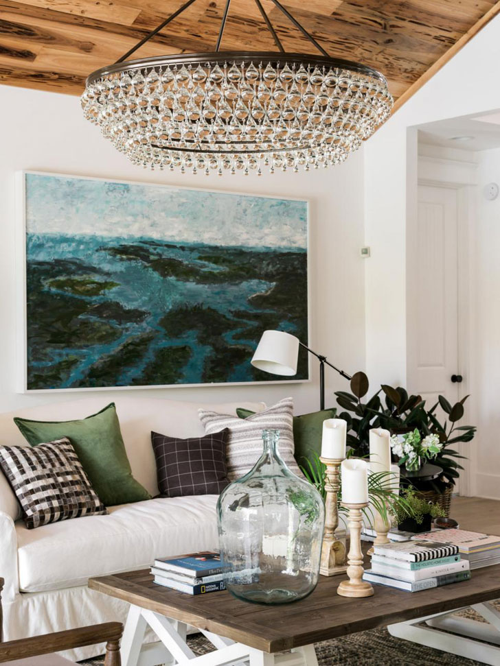 An eclectic country house on the shore of a lake in Georgia