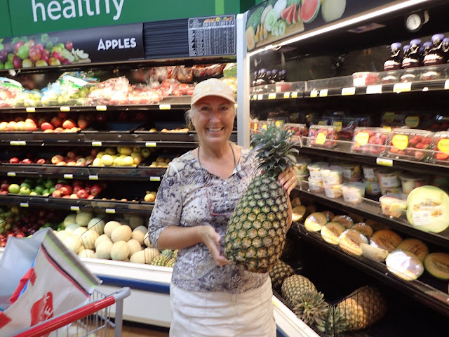 Things we did today...: Stuff-N-Things In Rodney Bay