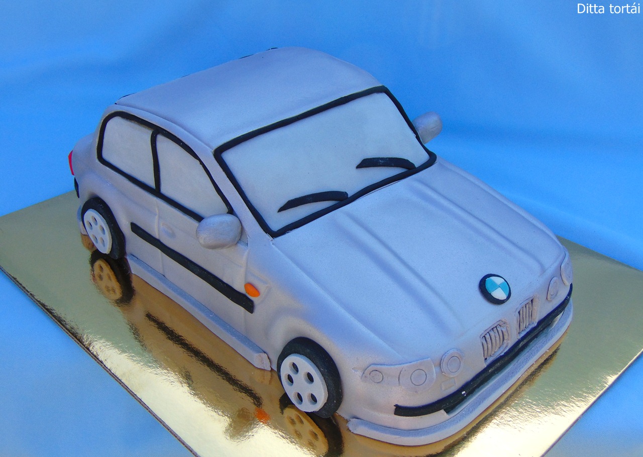 Ditta tortái: BMW autó torta