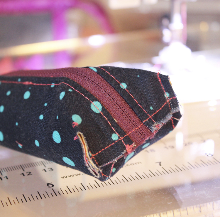 Bauble Pod: A Popcorn Pouch Pattern Hack | Amista Baker