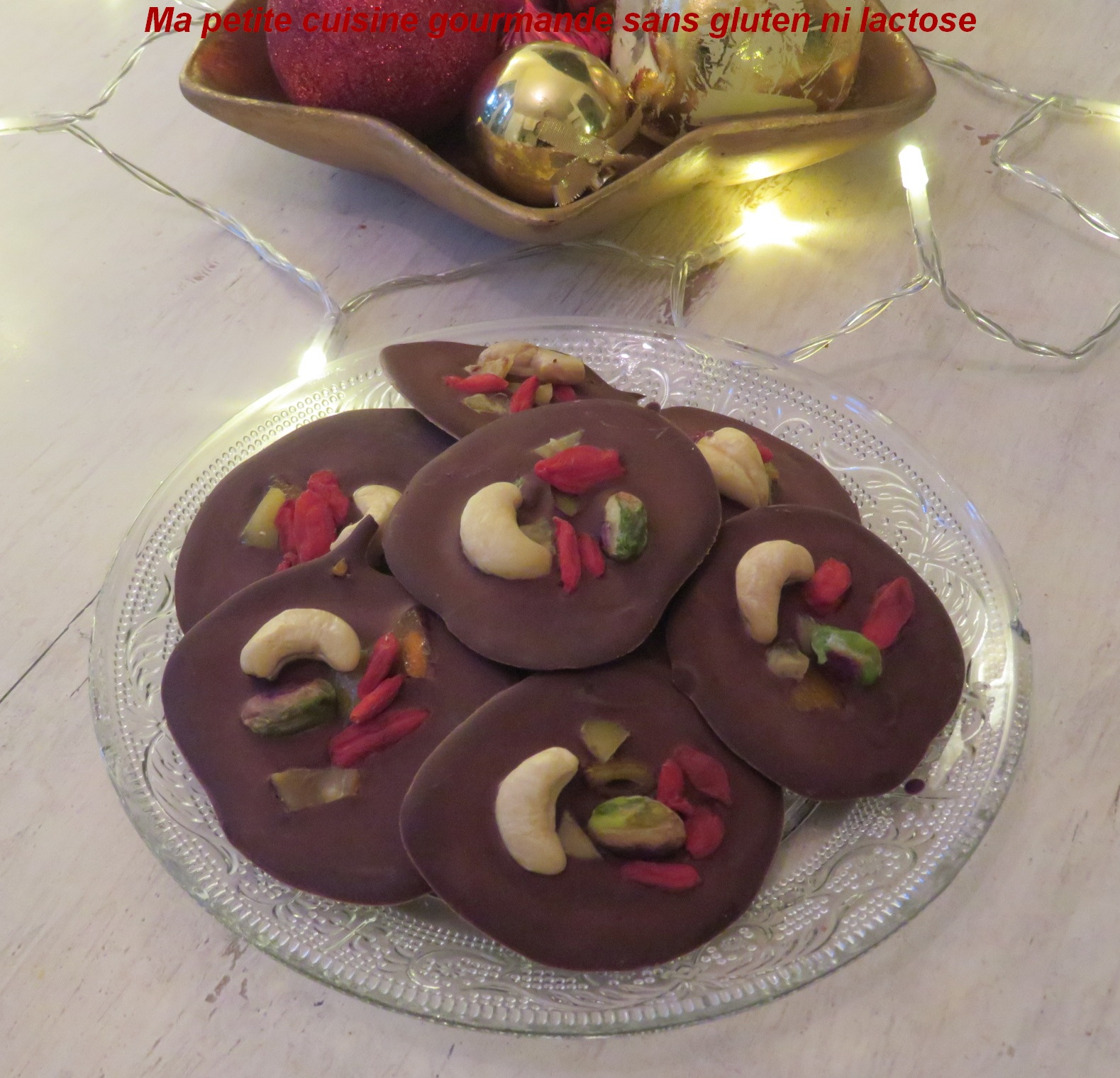 Mendiants au chocolat cru à la cannelle et aux agrumes - Ma petite ...