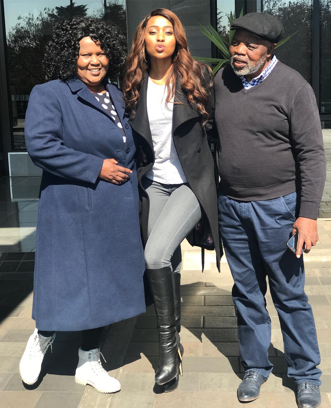 Picture of Ntandoyenkosi Kunene and her parents.