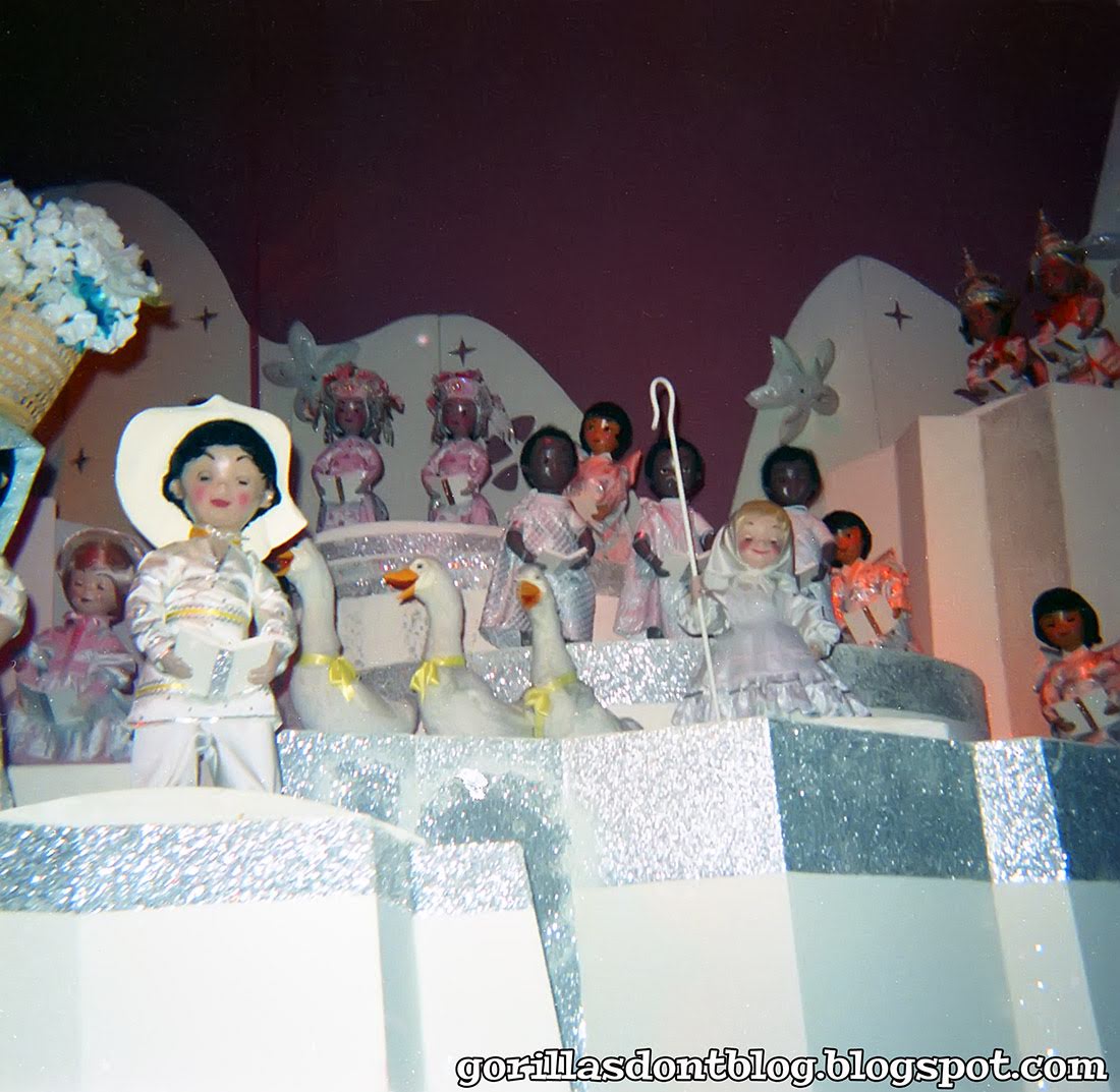 GORILLAS DON'T BLOG: 'Tis a Small World