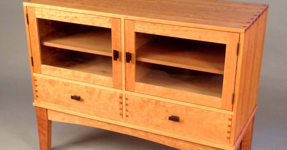 HARDWOOD DESIGN: The Audio Visual Dovetailed Cabinet