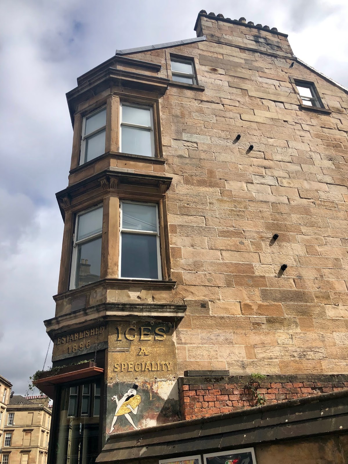 One is a wanderer: timeless tea rooms