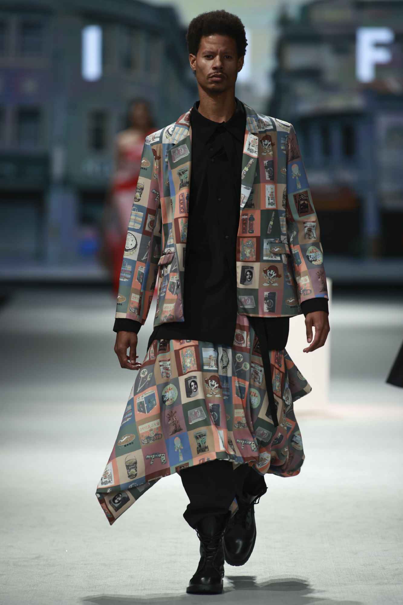 INF va de la formalidad del negro al optimismo de los prints en su ...