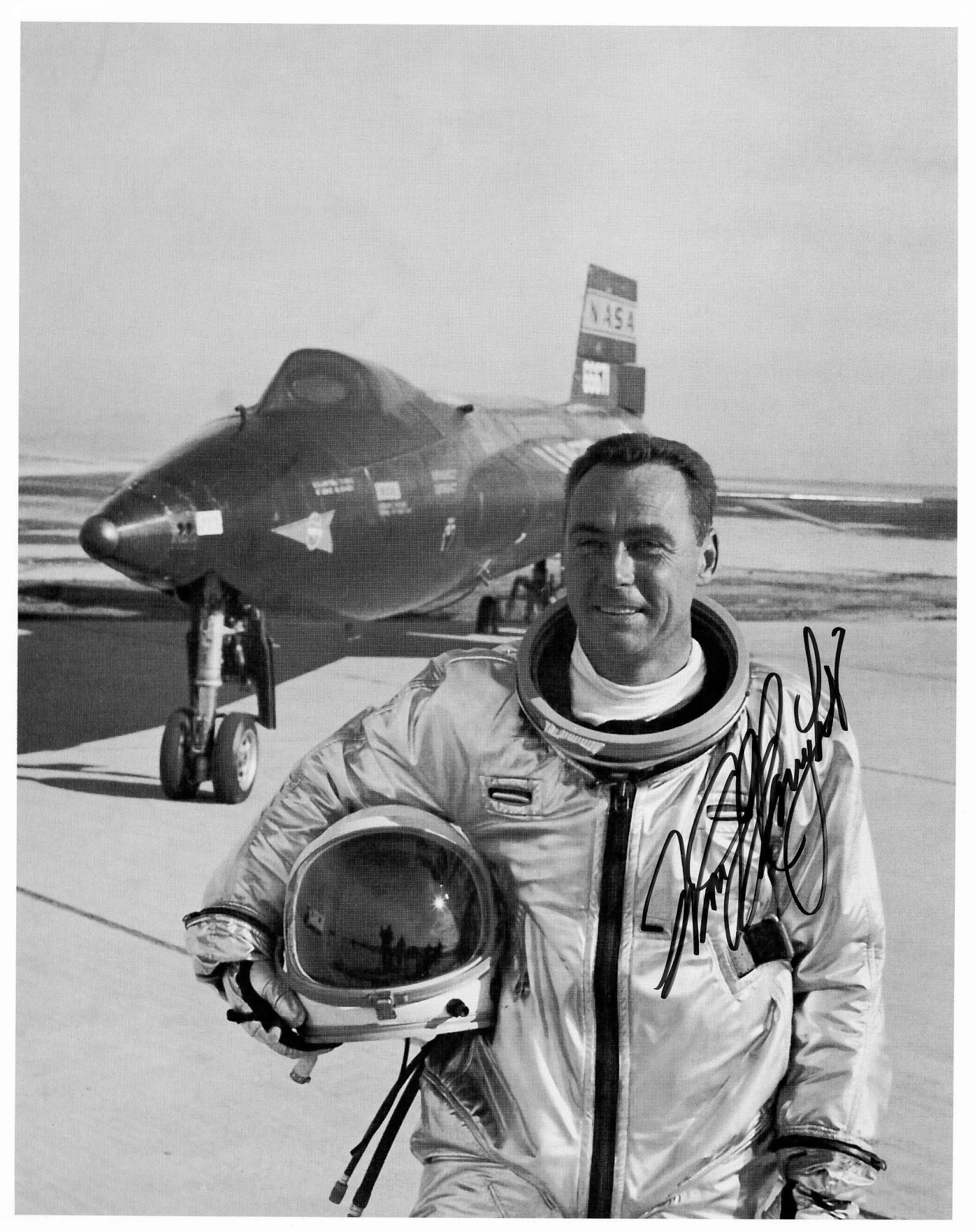 SPACE RELICS: Les vols en X-15 de William J. Knight / Les pilotes de X ...