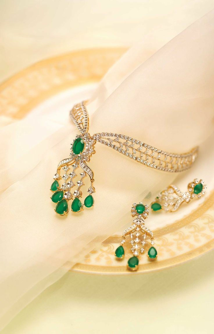 Emerald necklace designs