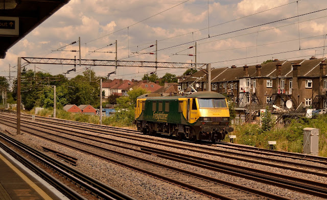LA PASSION DU TRAIN: Au Royaume Uni sur la West Coast Main Line.