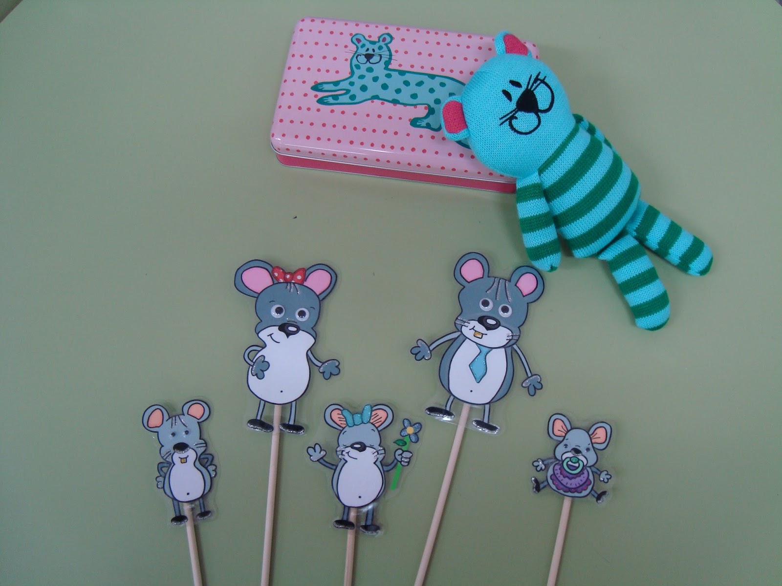 Plastificando ilusiones: Libro y marionetas Twist de los ratoncitos