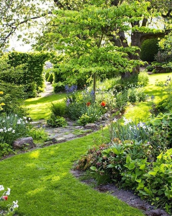 40+ Amazing Fresh Backyard Landscape Ideas | ARA HOME