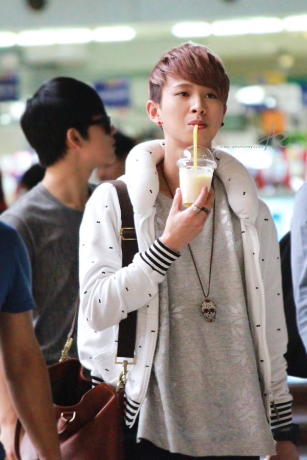 Always Awesome: [PICTURE][121002] ZE:A Minwoo @ Gimpo - Haneda departure