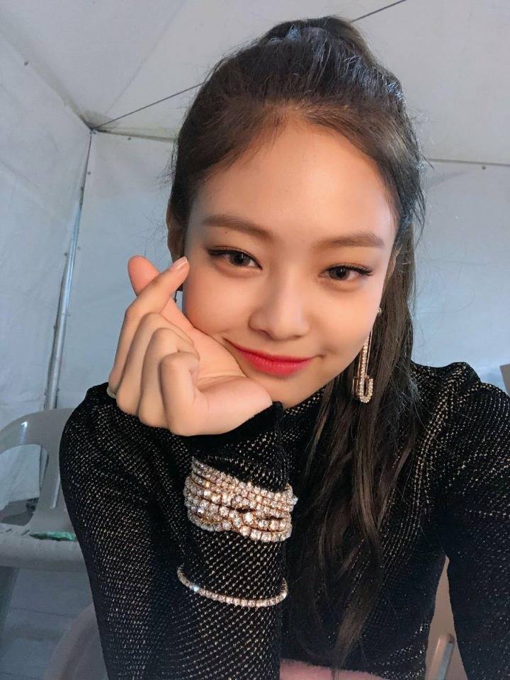 JENNIE IN INSTIZ AREA 18.04.26 - BlackPinkbuzz