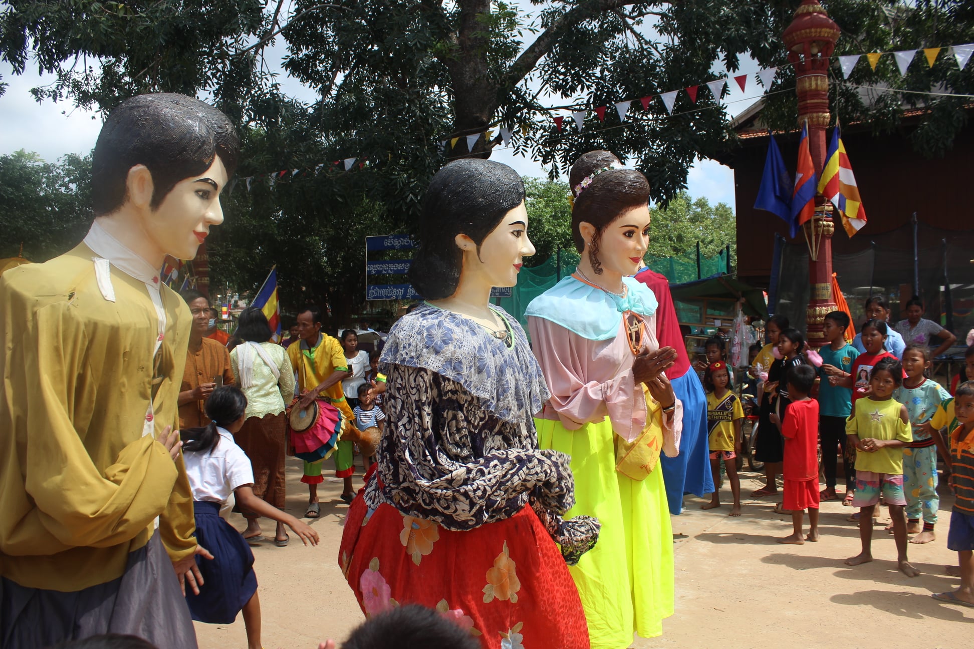 Ting mong Cambodia - Business Buddhism