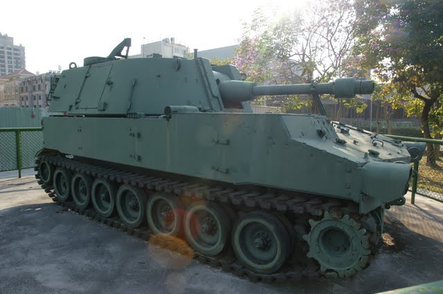 Blair's 軍事,警察及消防攝影: M108 howitzer 自走砲