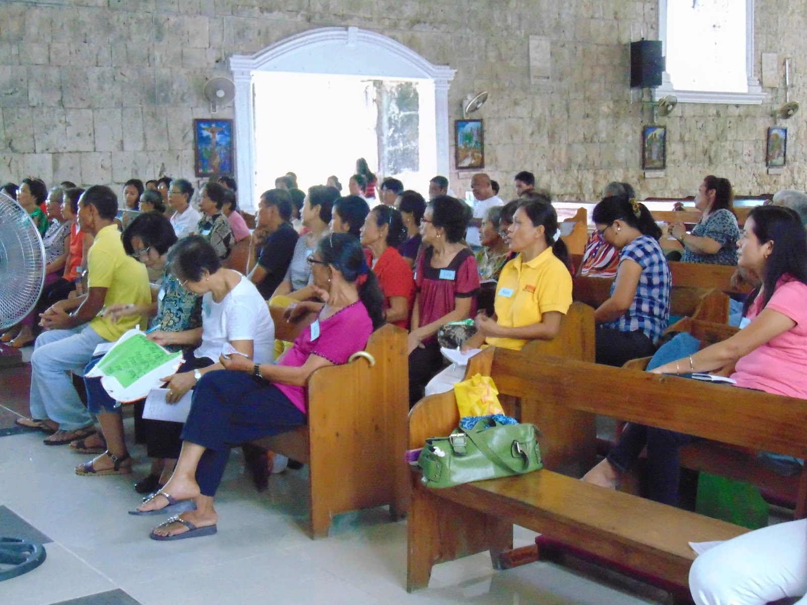 FROM THE UNDERSIDE OF HISTORY: AN OVERVIEW OF THE BASIC ECCLESIAL ...