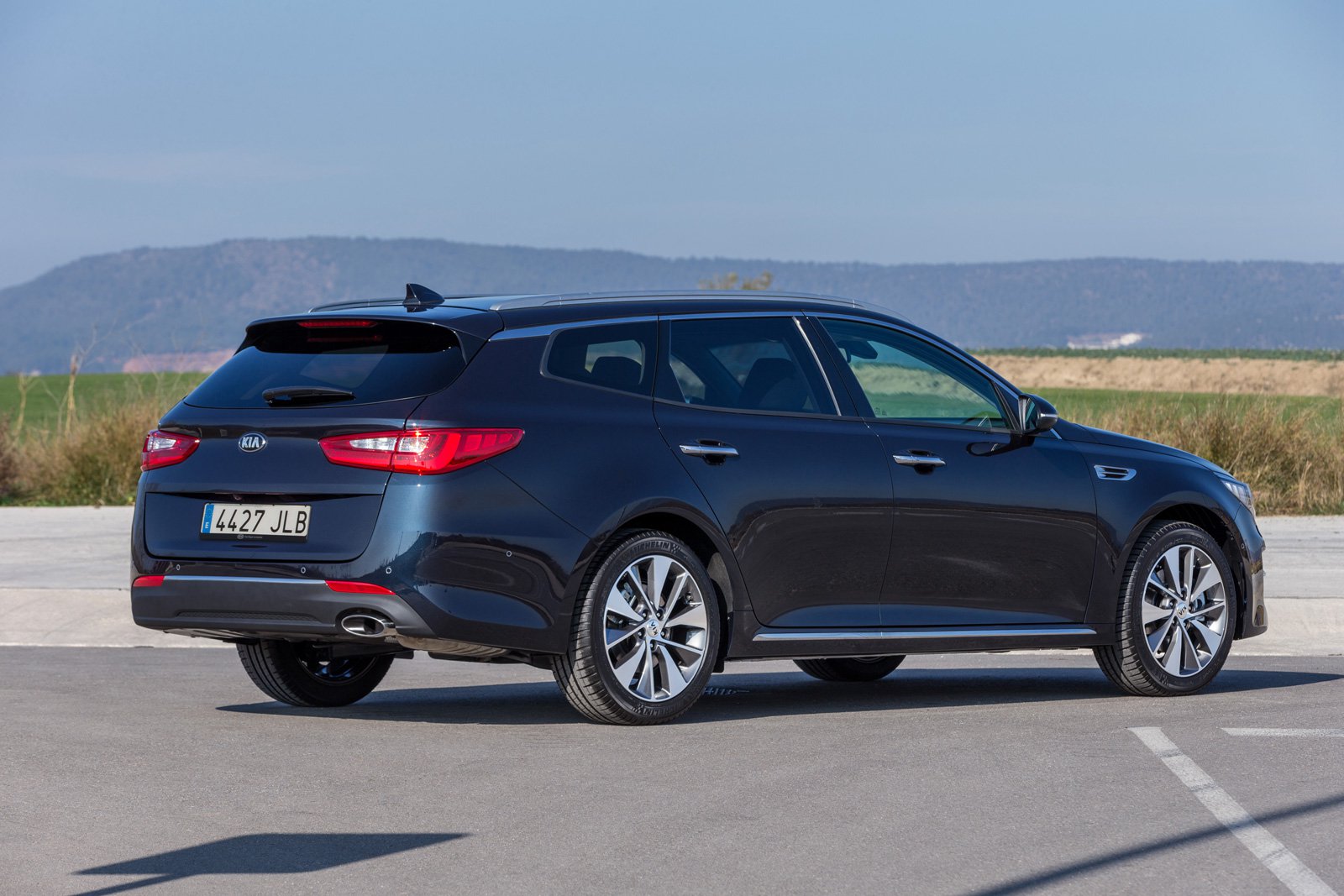 KOMBI e CIA.: >>> KIA OPTIMA SPORTSWAGON