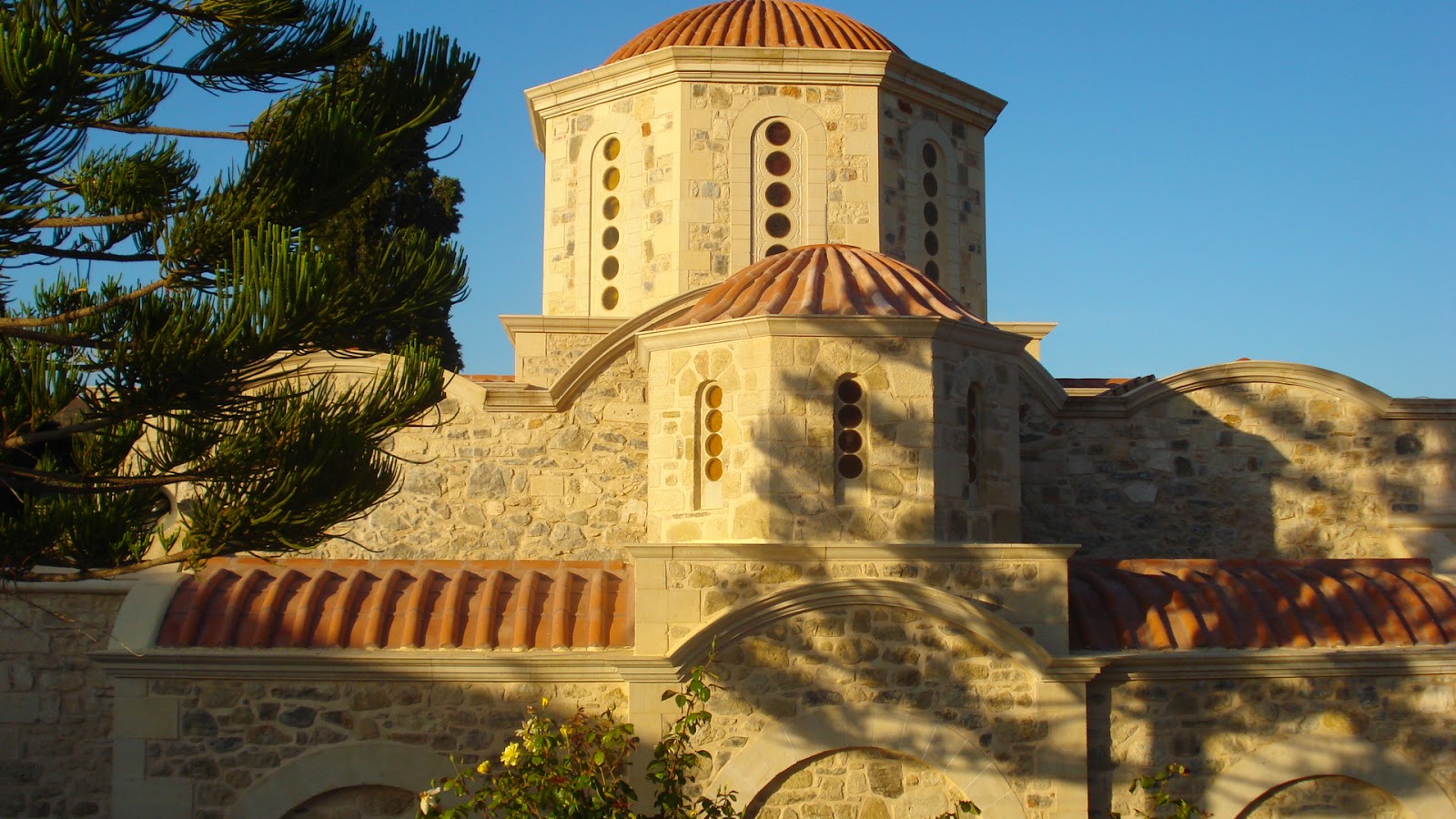 ΚΡΗΤΙΚΑ ΦΥΣΙΚΑ ΠΕΤΡΩΜΑΤΑ: ΙΕΡΑ ΜΟΝΗ ΑΓΚΑΡΑΘΟΥ
