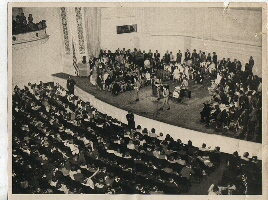 Vintage pic: The Beatles in Carnegie Hall, 1964
