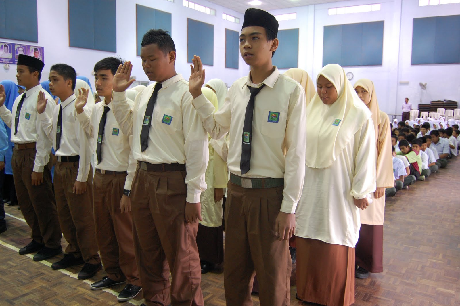 SMK DATO' MAHMUD MAT: Majlis Pelantikan Pengawas Sekolah, Pengawas ...