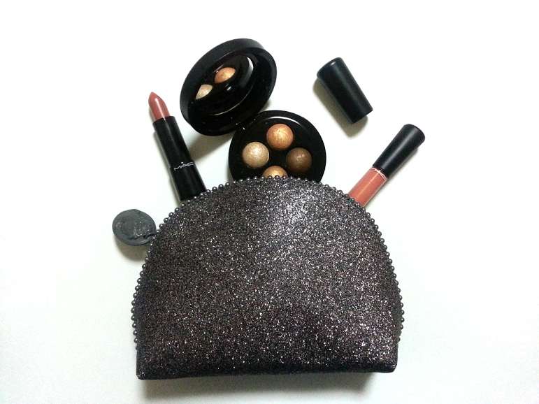 Beauty Makeup Etc: MAC Keepsakes Gold Lip & Eye Bag