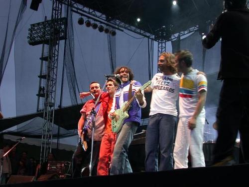 NOTICIAS Y EFEMERIDES MUSICALES Y DEL CINE: POLIGAMIA, UN 25 DE JULIO ...