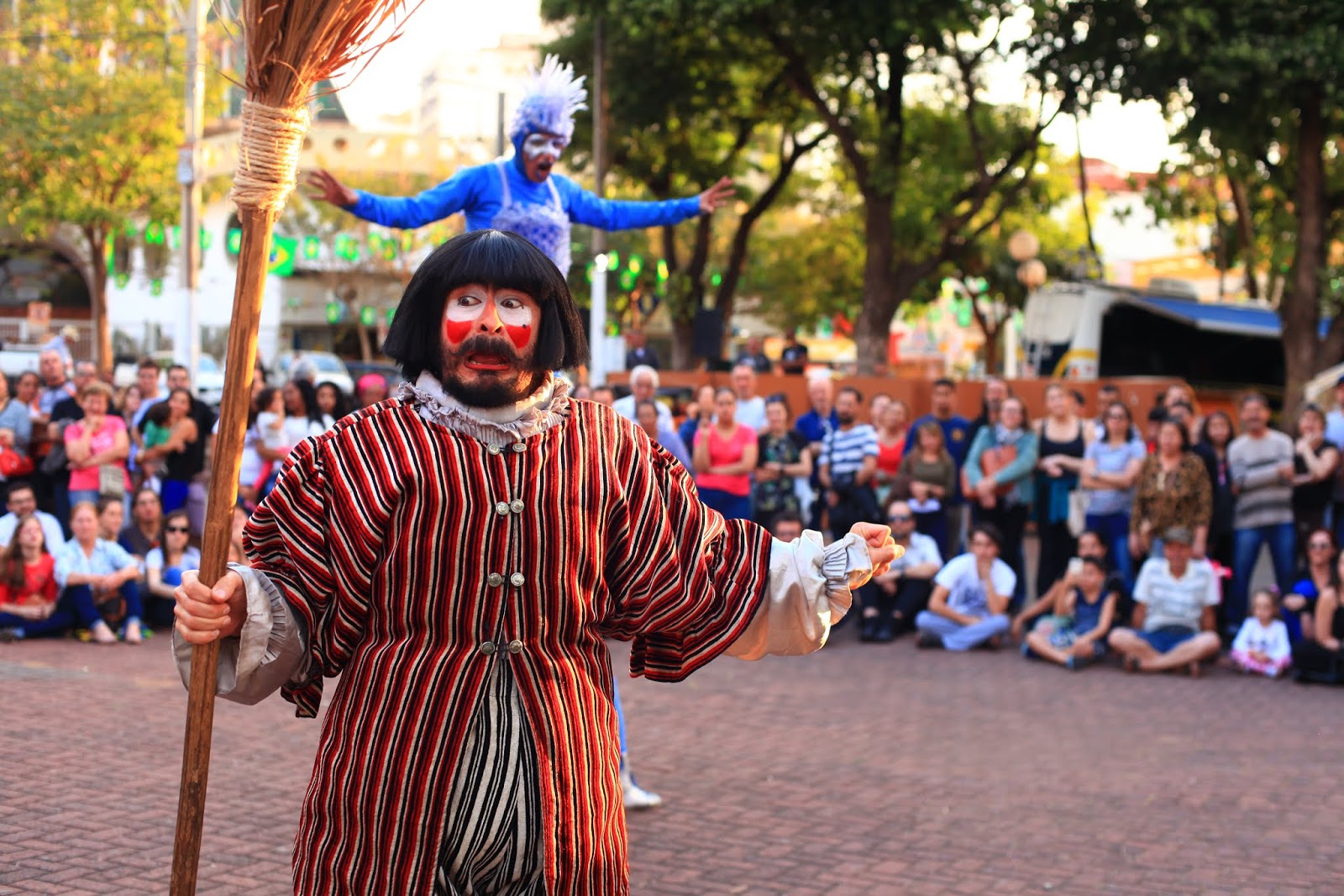 Oficina de Teatro de Rua – Arte e Política Na Escola de Teatro Popular ... Oficina de Teatro de Rua – Arte e Política Na Escola de Teatro Popular ...