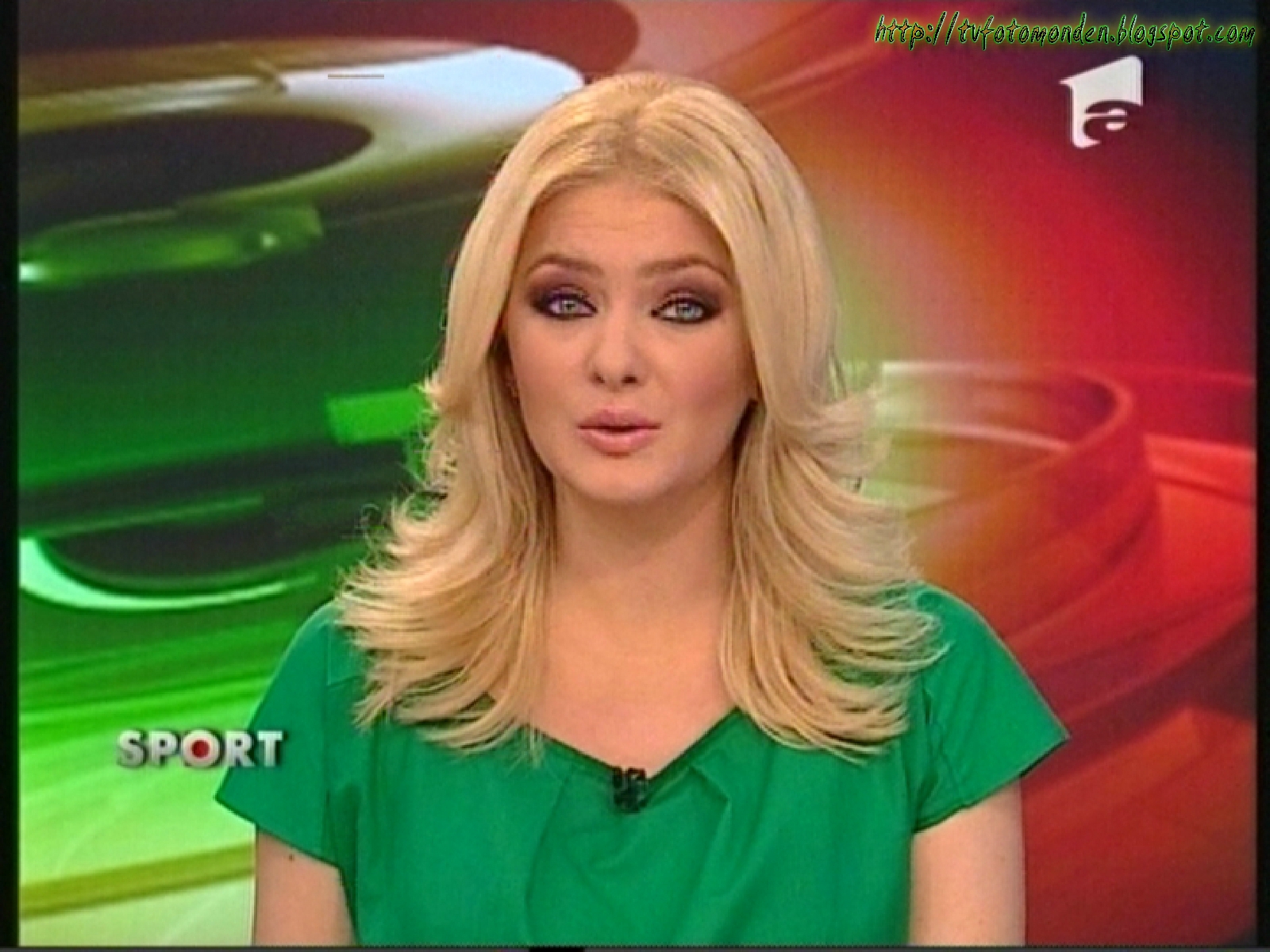 tv foto monden: Cristina Dochianu prezinta stirile din sport la Antena 1