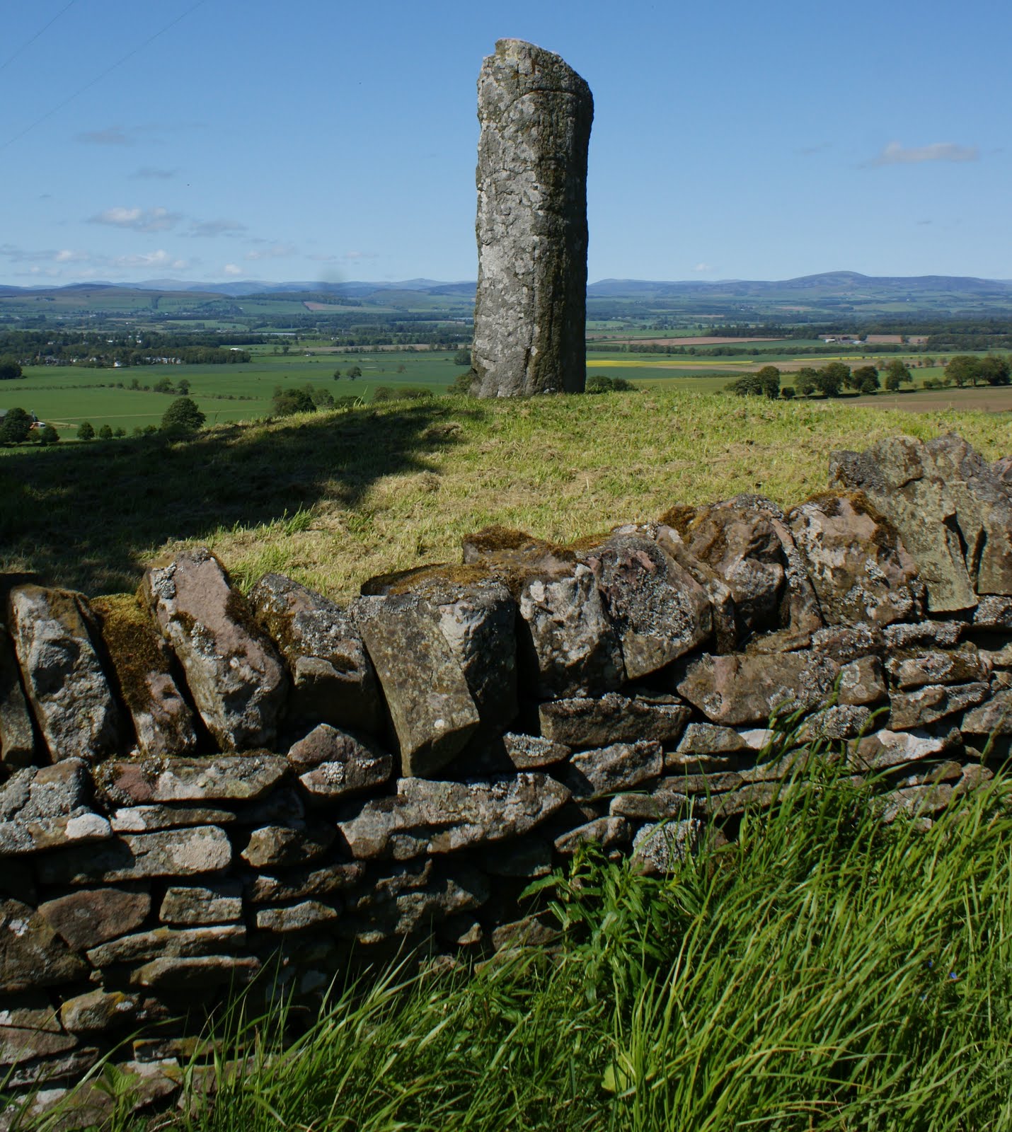 Tour Scotland: Tour Scotland Photograph Dry Stone Wall 2nd June