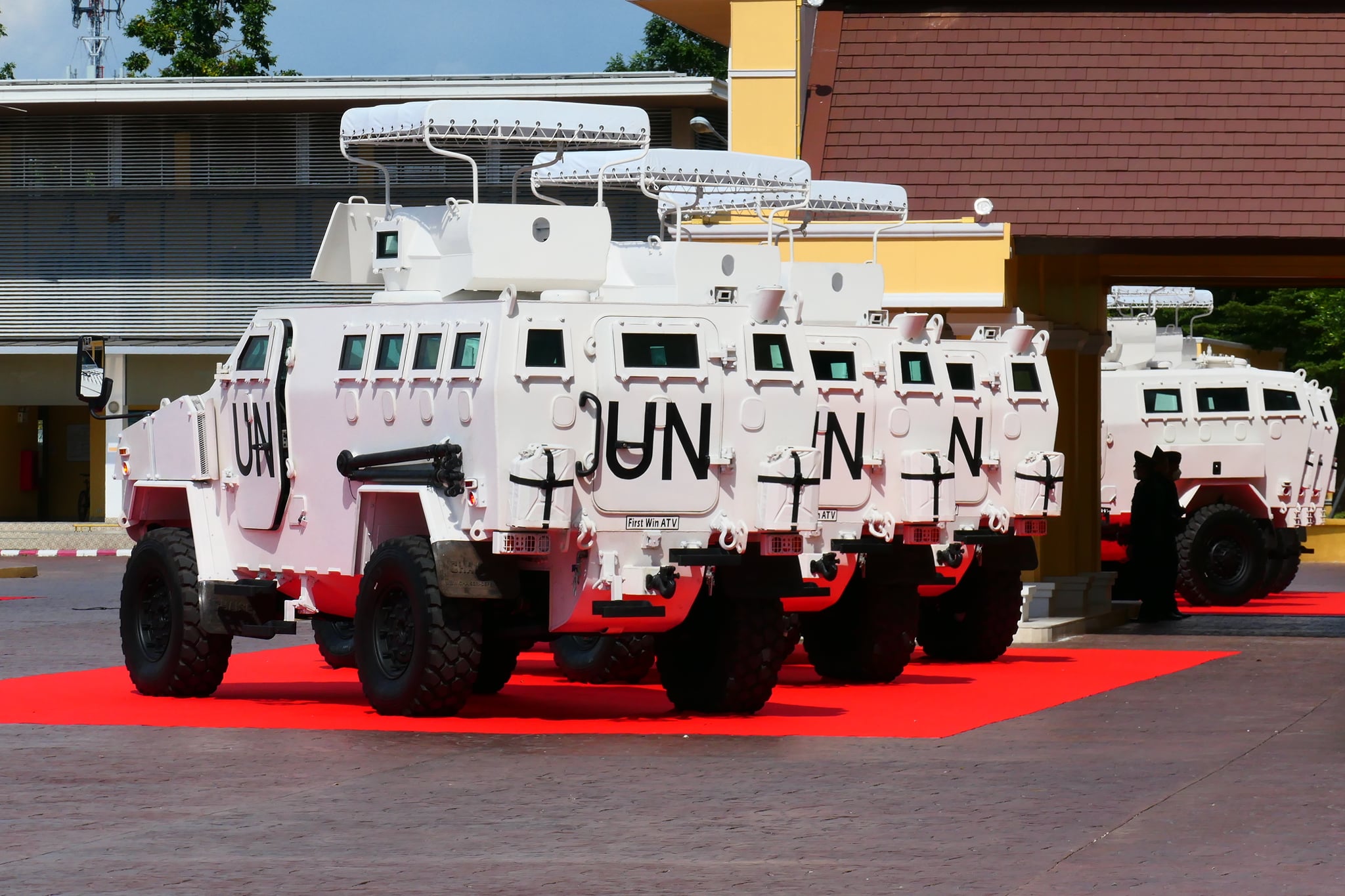 AAG_th บันทึกประจำวัน: Chaiseri และ DTI ไทยส่งมอบรถหุ้มเกราะล้อยาง First Win 4x4 แก่ภูฏานสำหรับ ...